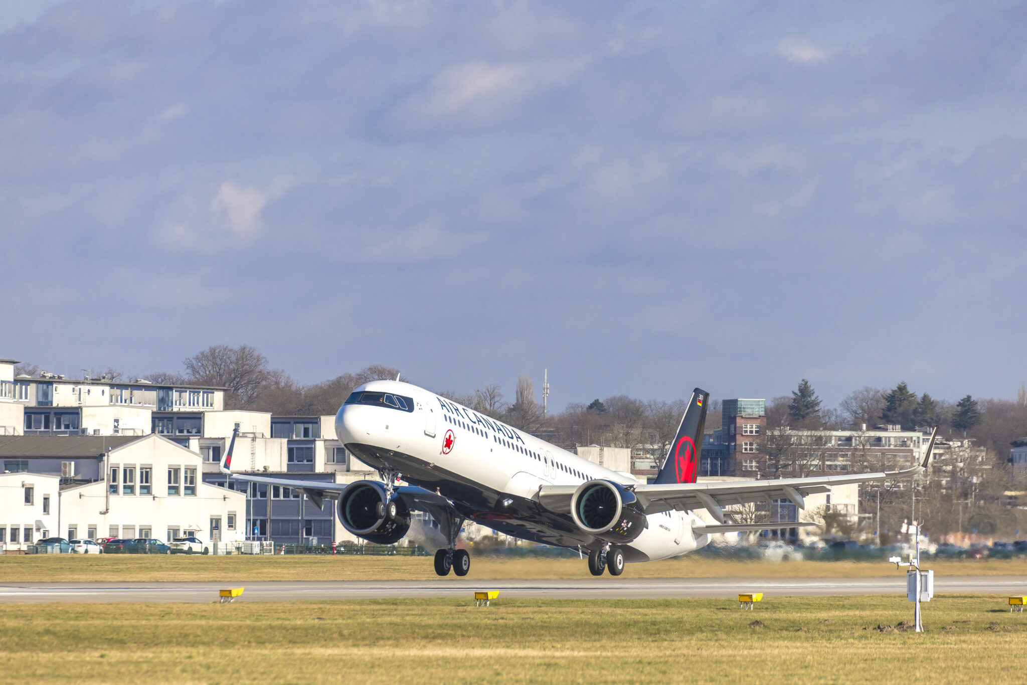 FAA Circular Reexamines the Safety of Aircraft Towing - Aviation360